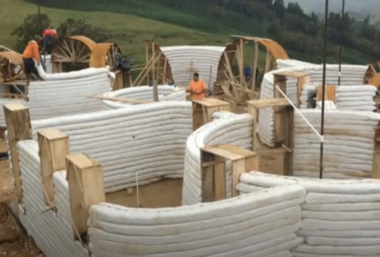 Une maison Super Adobe, pour qui ? Pourquoi ? - Vision Times