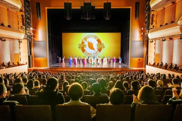 La famille de Fadu, qui pratique le Falun Dafa, transforme la tragédie ...
